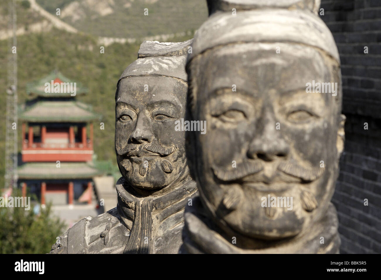 Chinese warrior statue great wall hi-res stock photography and images ...