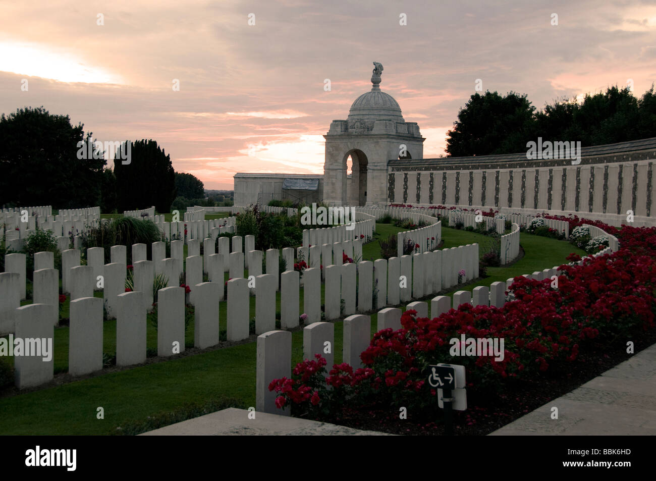Tyne Cot British Military Cemetery Ieper Ypres Belgium Stock Photo - Alamy