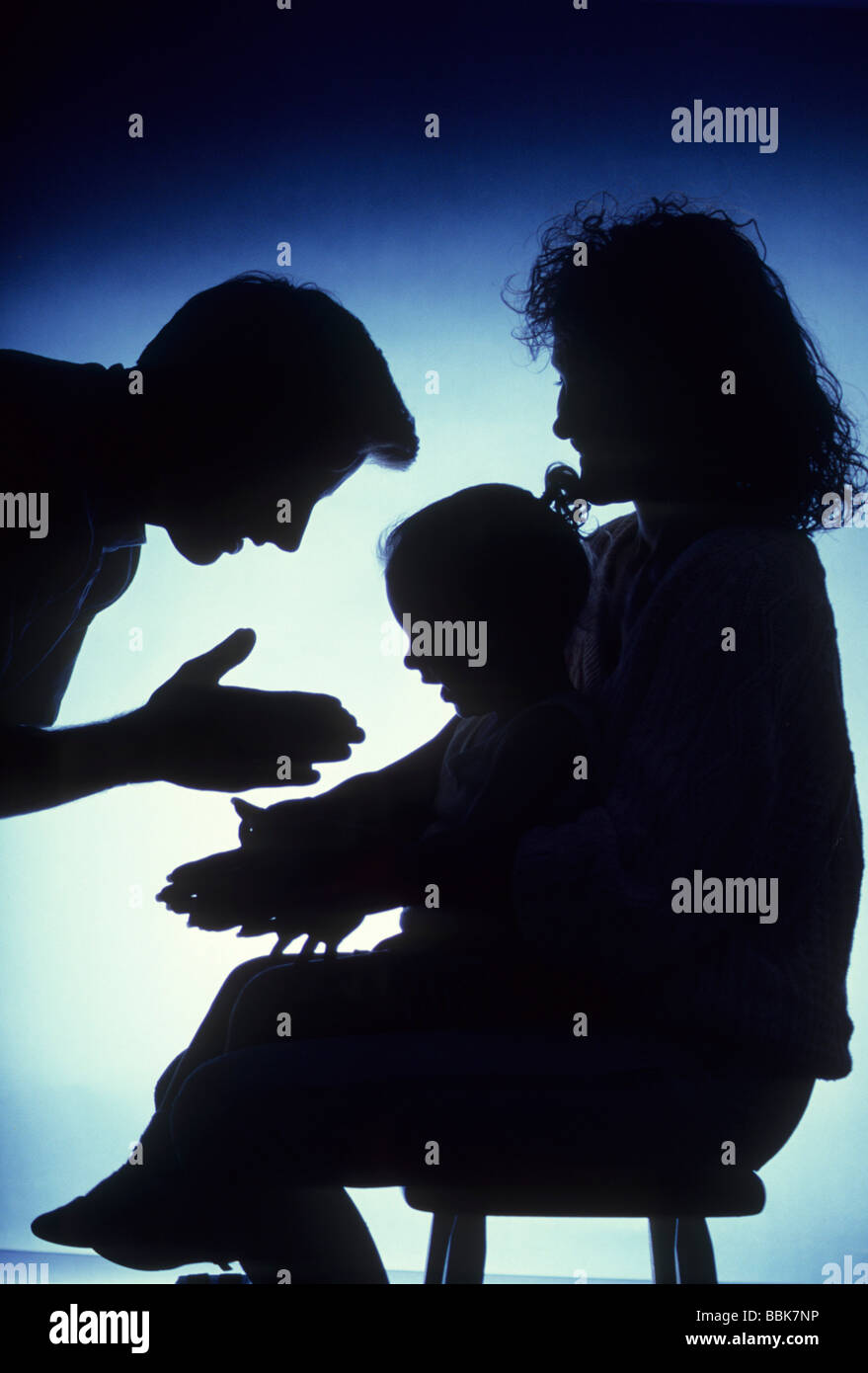Mom dad father baby silhouette hi-res stock photography and images - Alamy