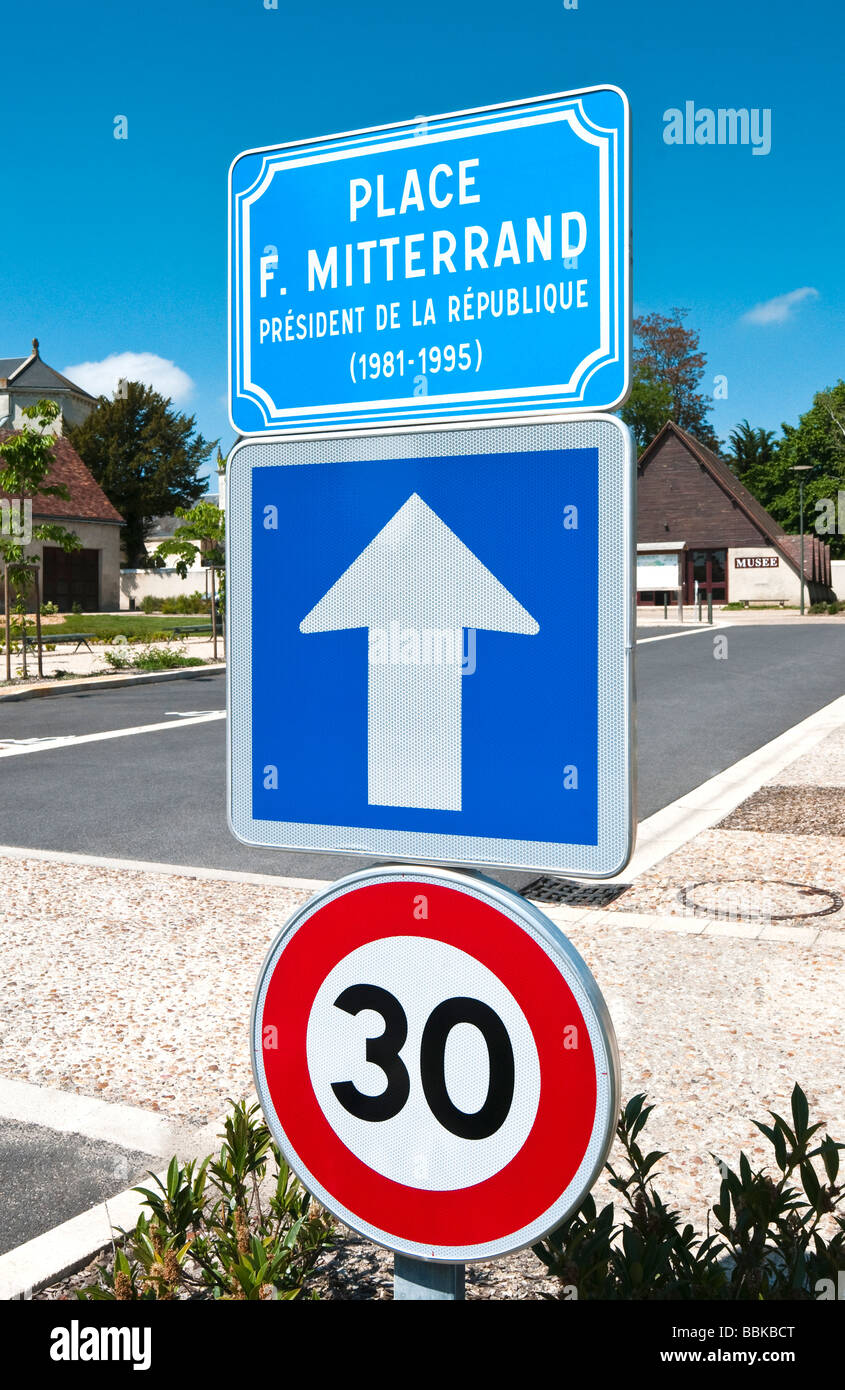 1981 sign hi-res stock photography and images - Alamy