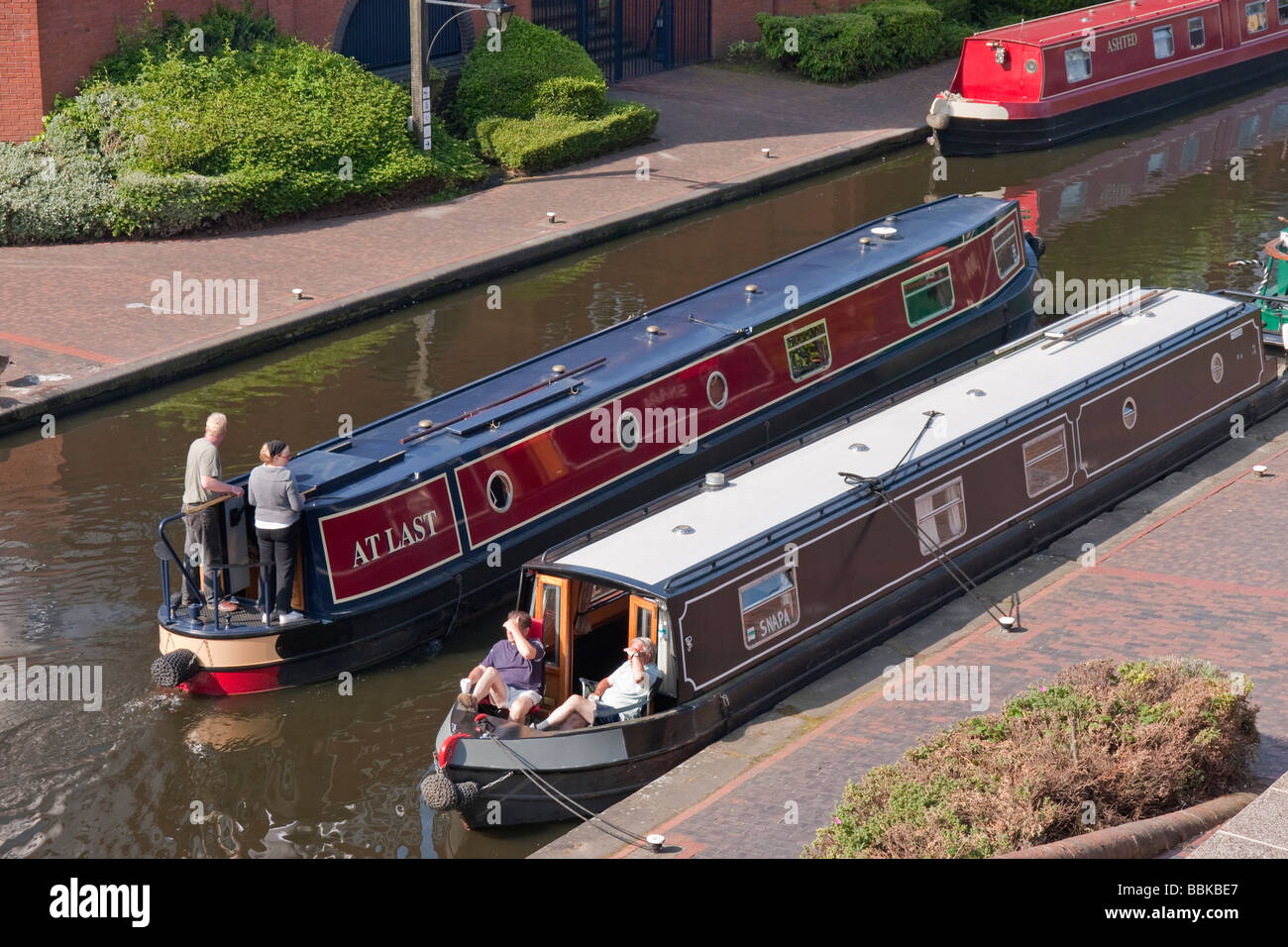 Narrow boating in the uk hi-res stock photography and images - Alamy