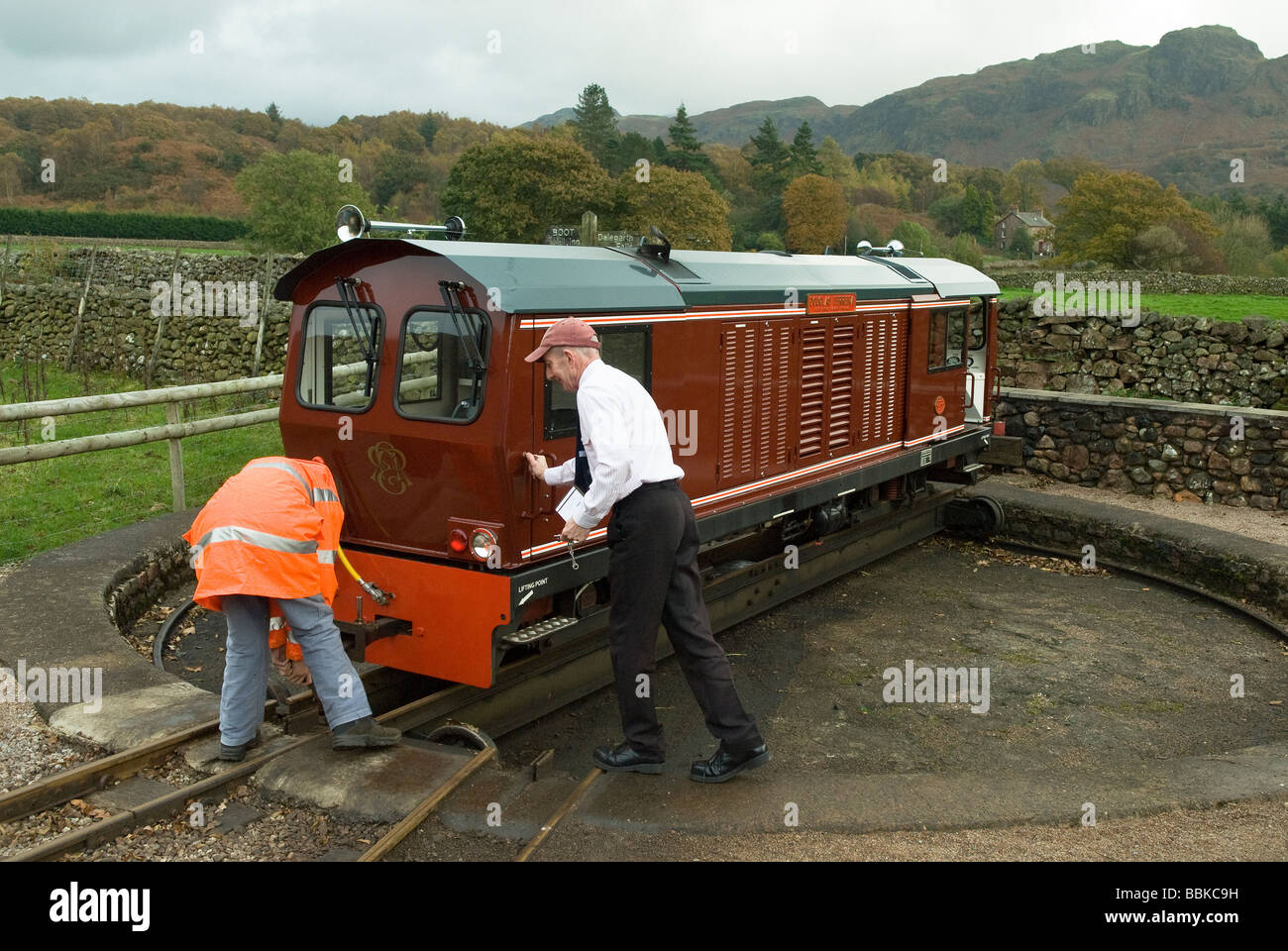 Turntable at Dalegarth on the Ravenglass and Eskdale steam railway ...