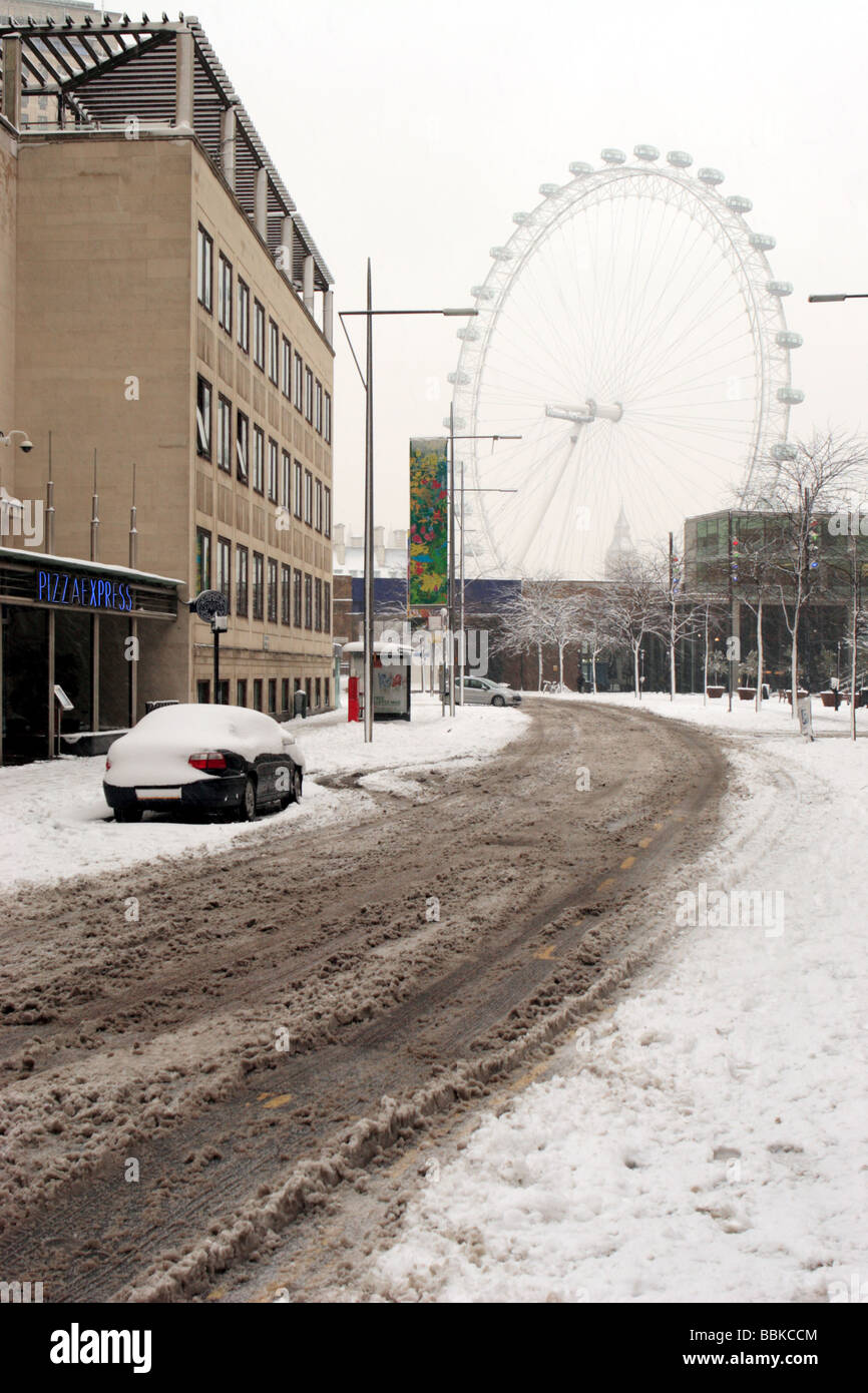 London Eye in the Snow Stock Photo - Alamy