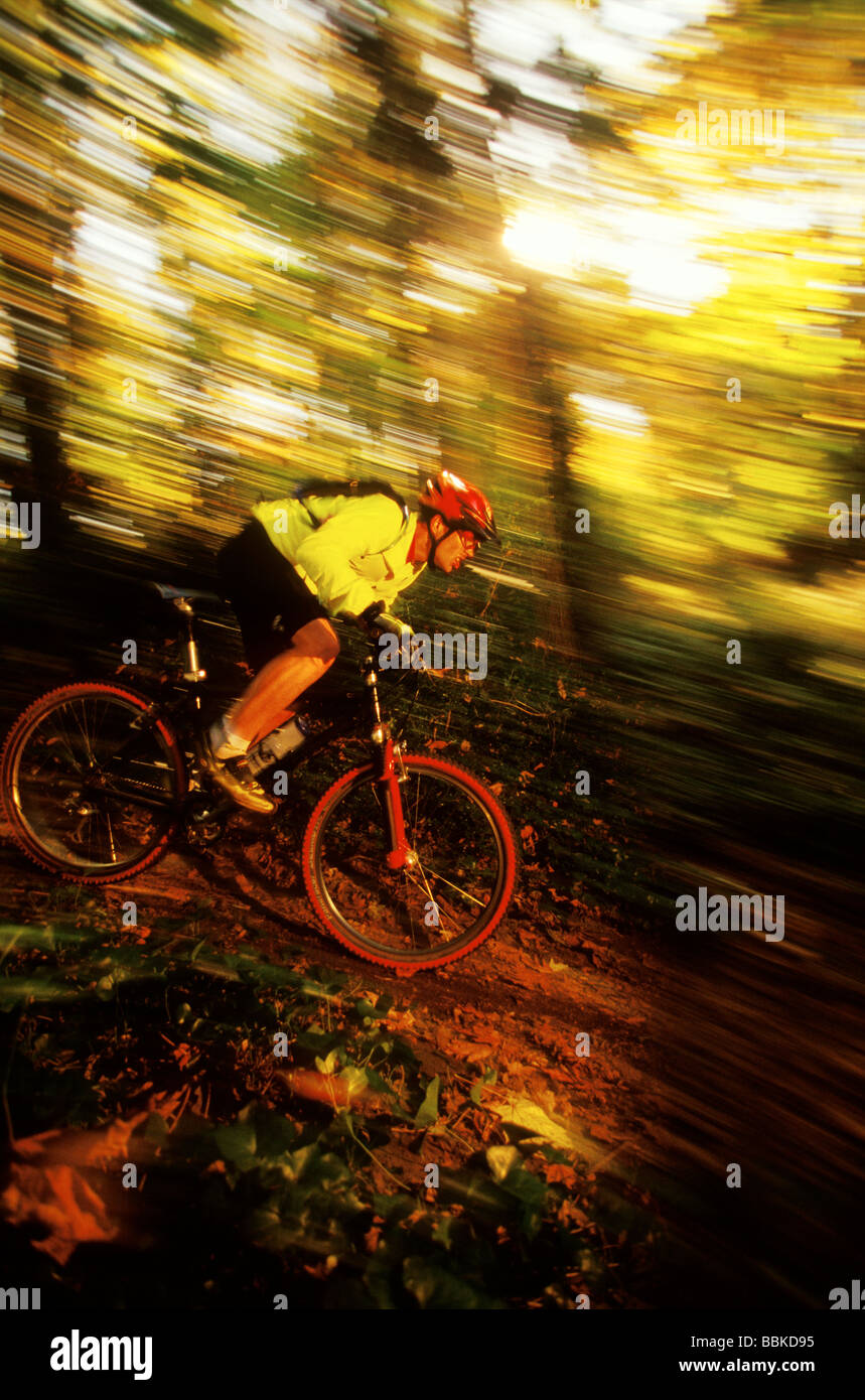 Daring mountain biking hi-res stock photography and images - Alamy