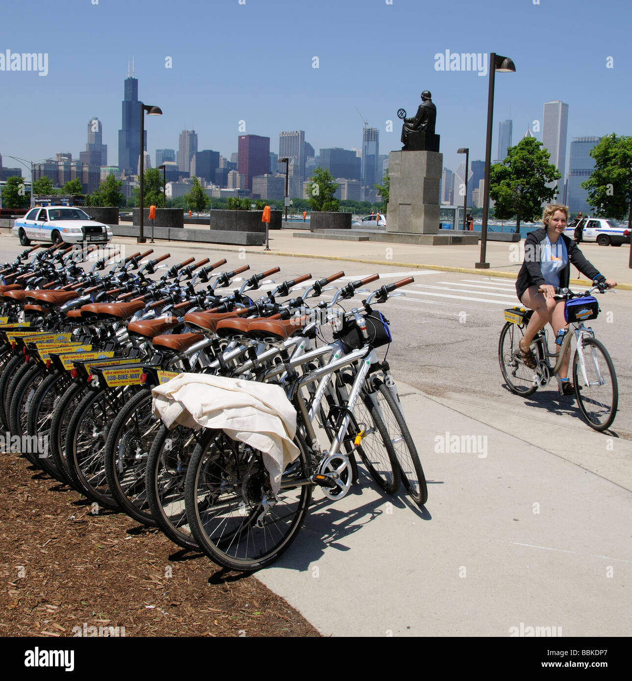 Chicago cycles for rent and hire at the Michigan Lake waterside ...