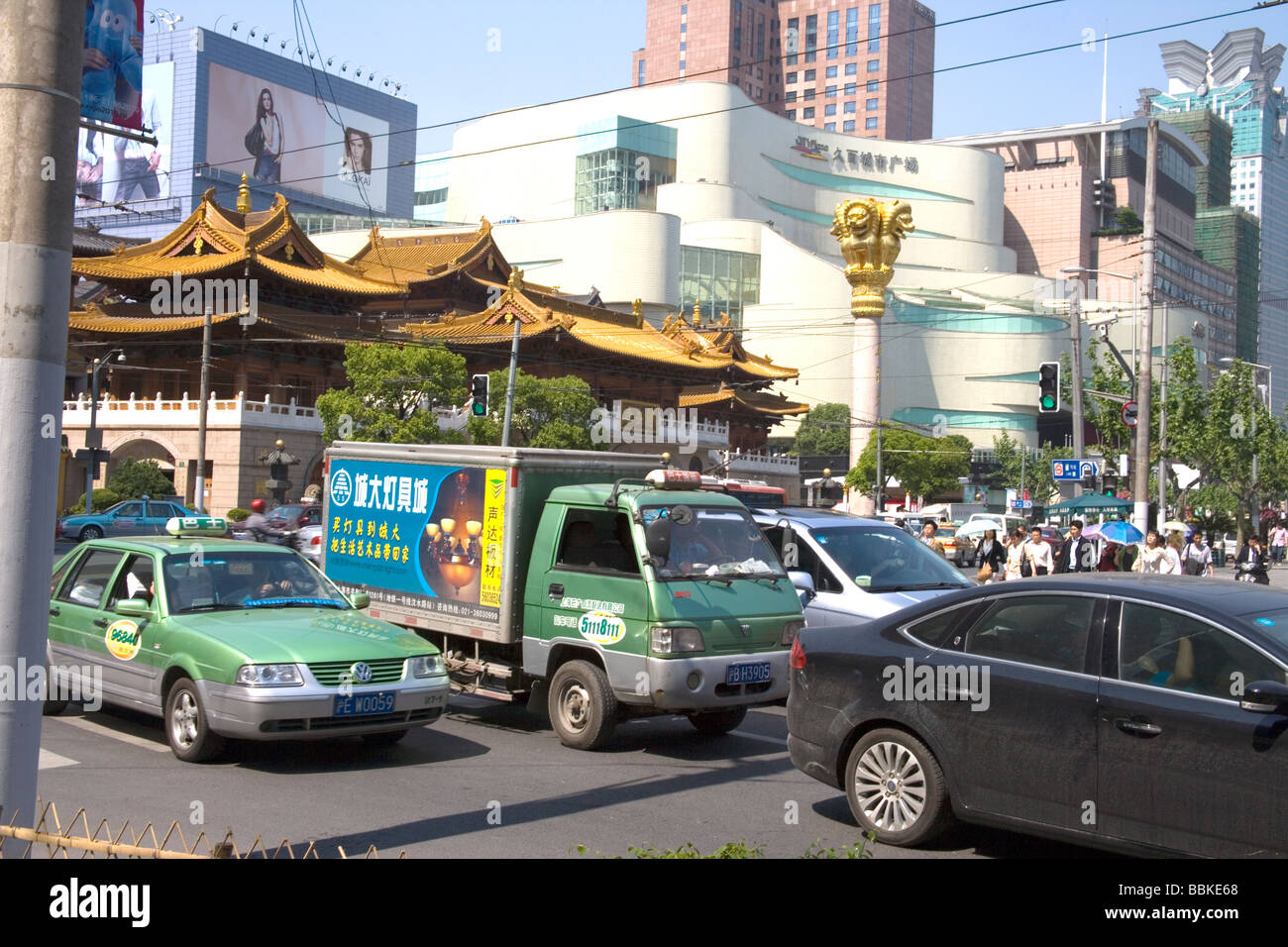 Shanghai traffic jam hi-res stock photography and images - Alamy