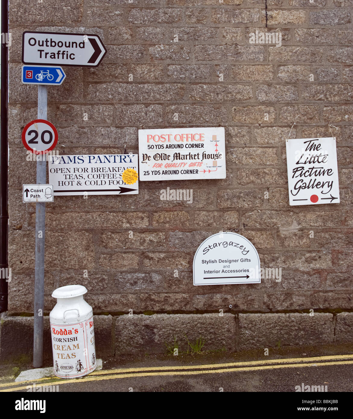 Notices to wall hi-res stock photography and images - Alamy