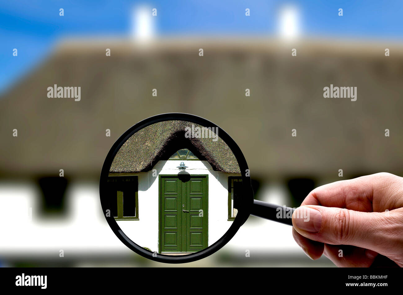 Look magnifier hi-res stock photography and images - Alamy