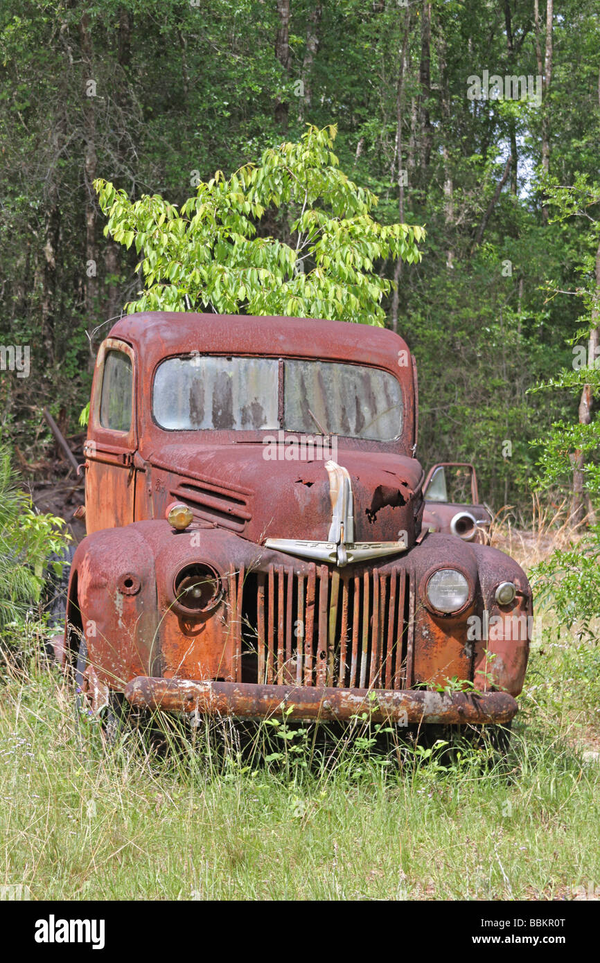 Corrosion automobile hi-res stock photography and images - Alamy