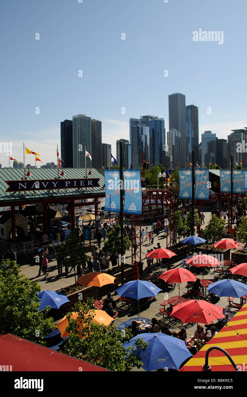 Navy Pier on Lake Michigan with a backdrop of Chicago skyline buildings ...