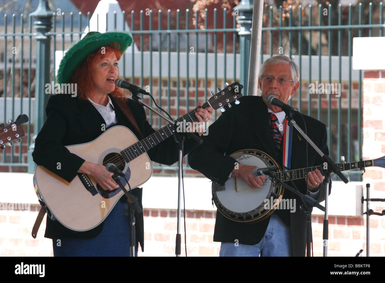 Irish female singer hi-res stock photography and images - Alamy