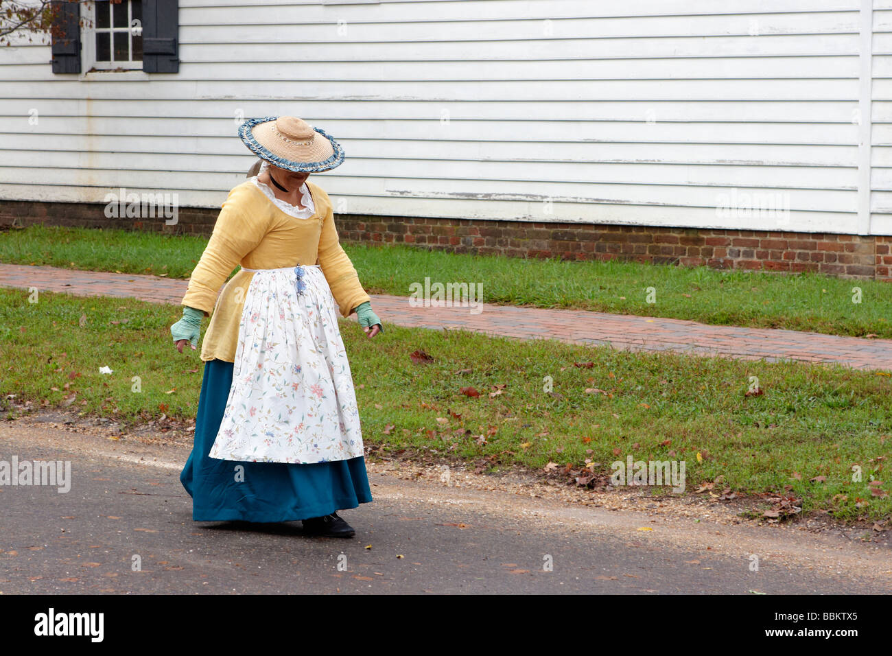 17th century colonial woman hi-res stock photography and images - Alamy