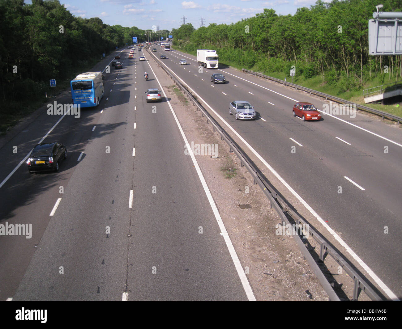 M4 central reservation hi-res stock photography and images - Alamy