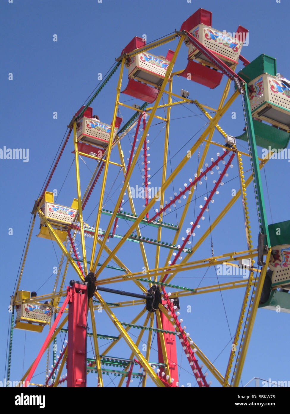FAIRGOUND FERRIS WHEEL Stock Photo - Alamy