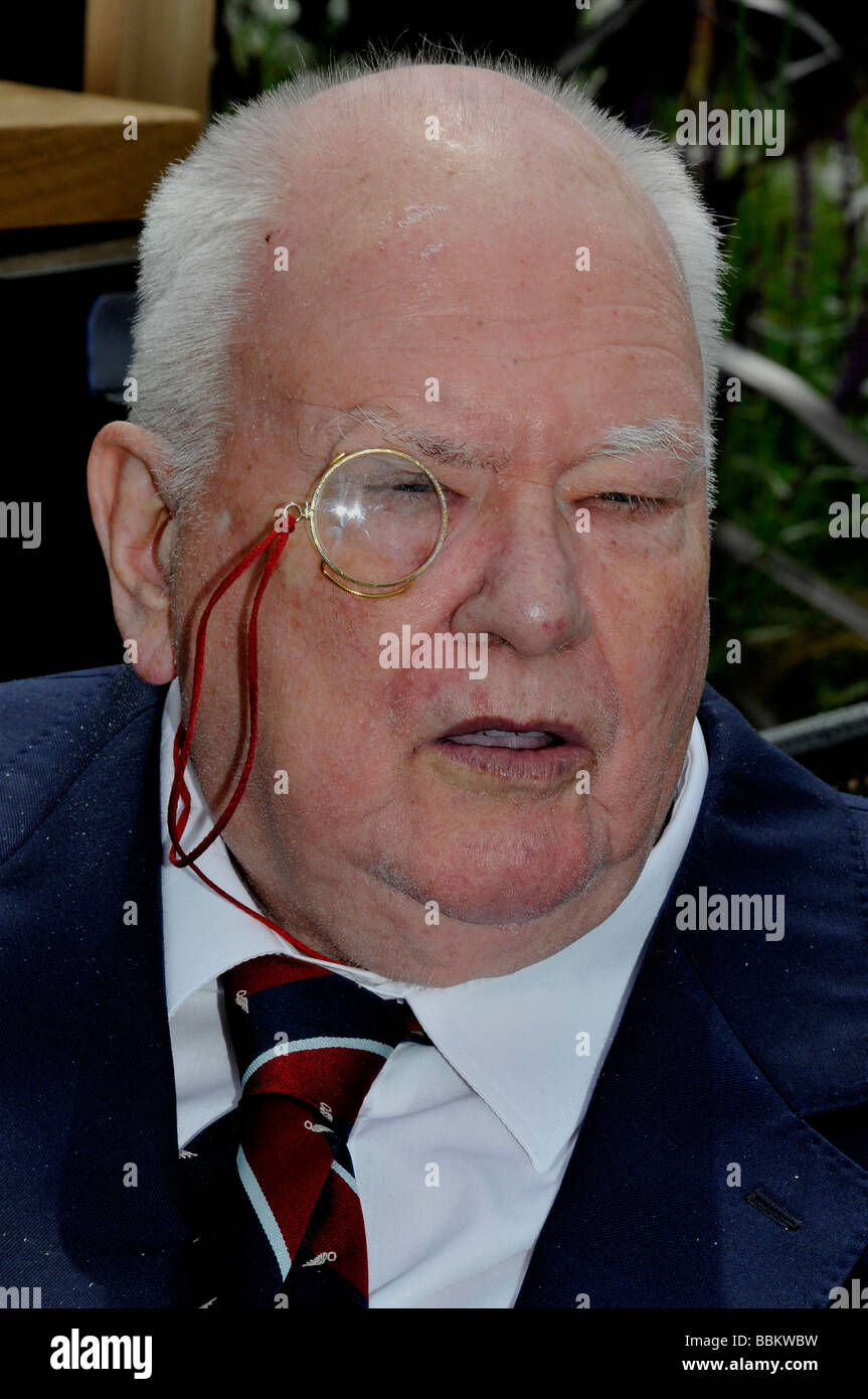 Patrick moore hi-res stock photography and images - Alamy