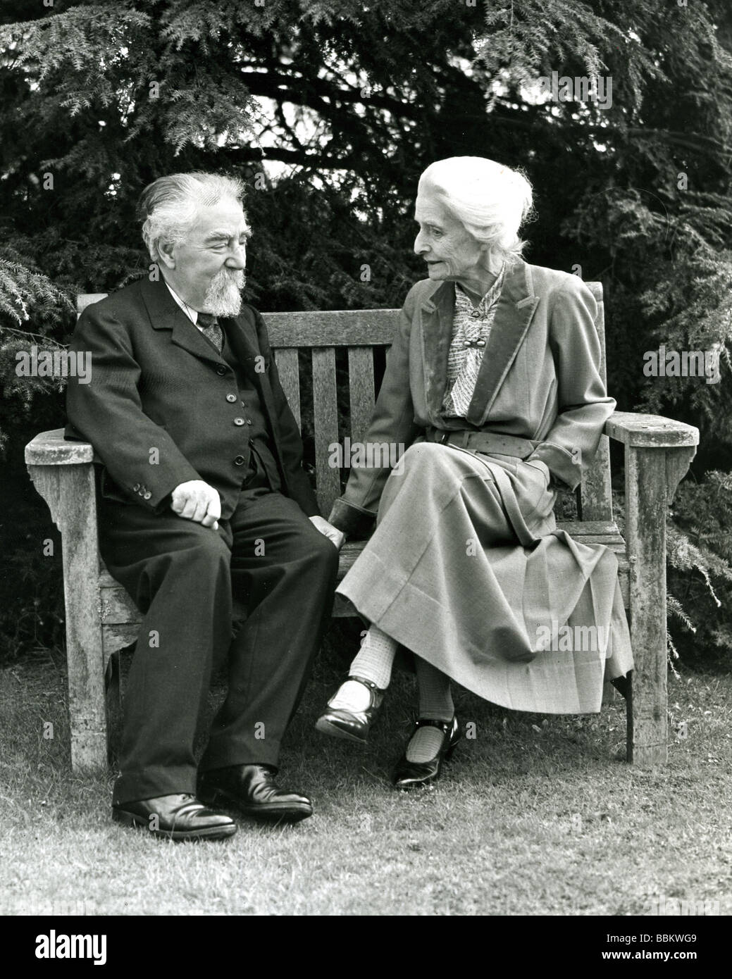 SIDNEY and BEATRICE WEBB UK social reformers at their Passfield Corner ...