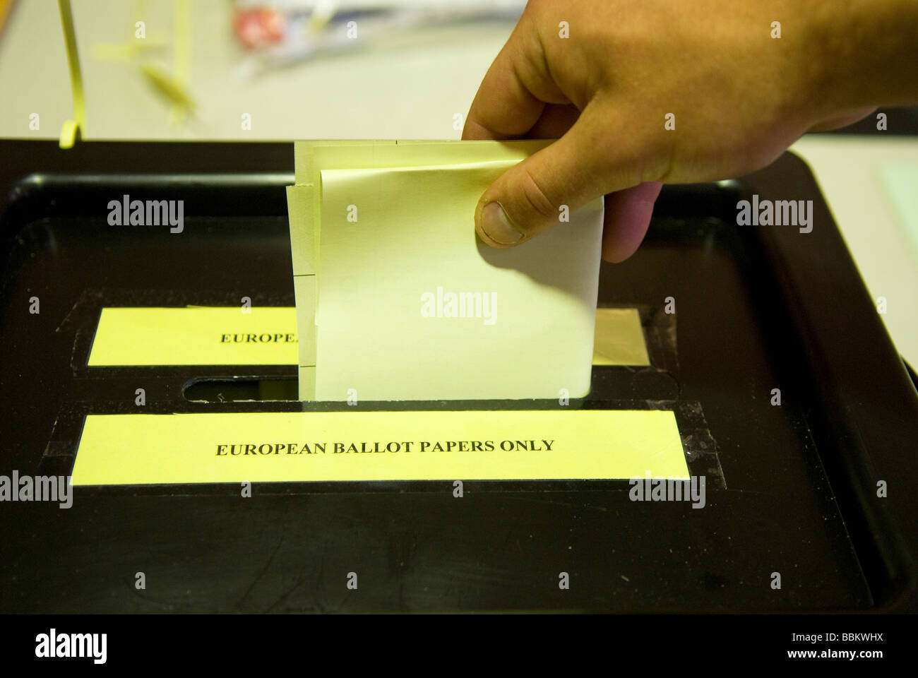 Elections ballot papers hi-res stock photography and images - Alamy