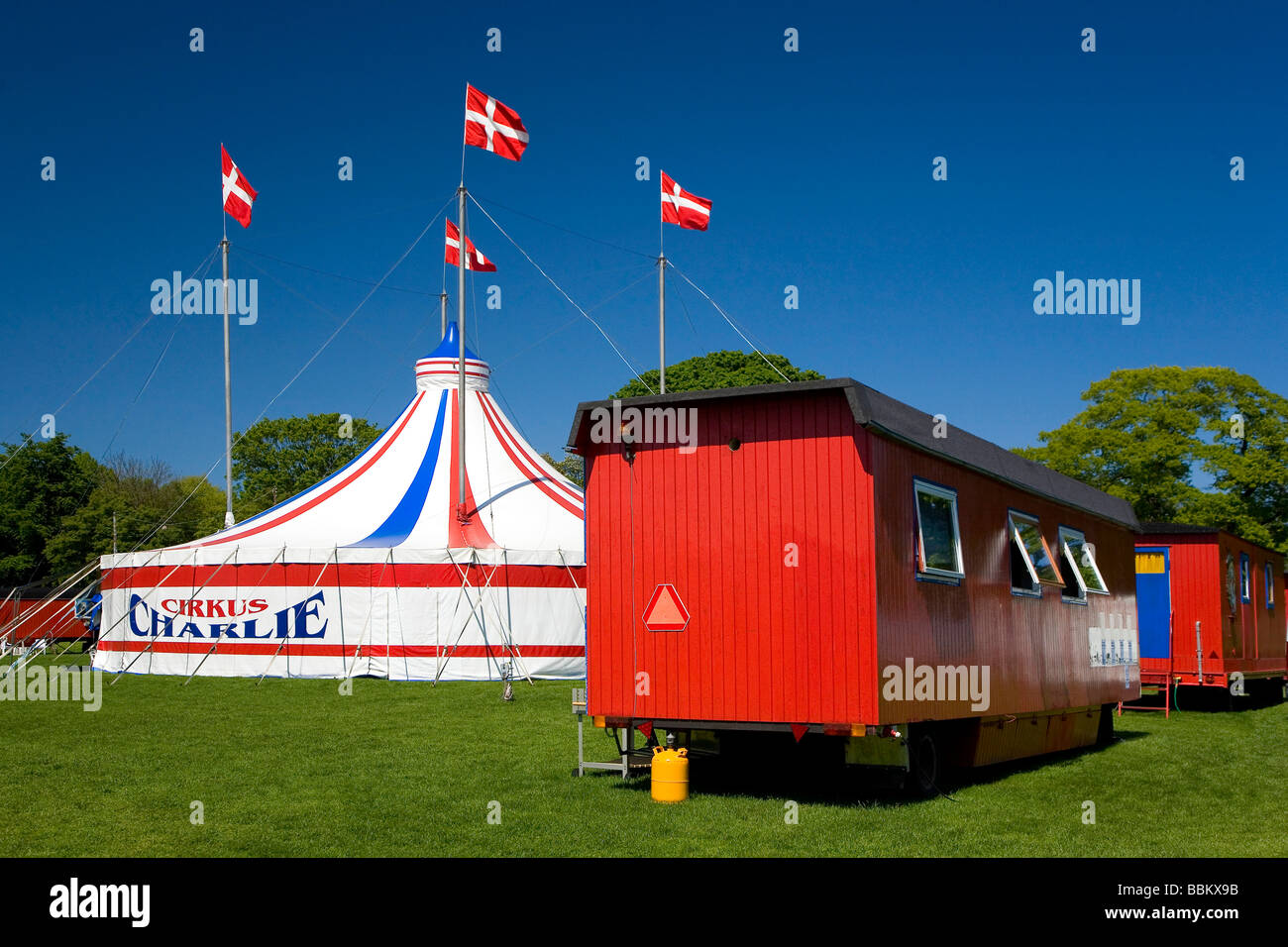 Circus tent carriages hi-res stock photography and images - Alamy