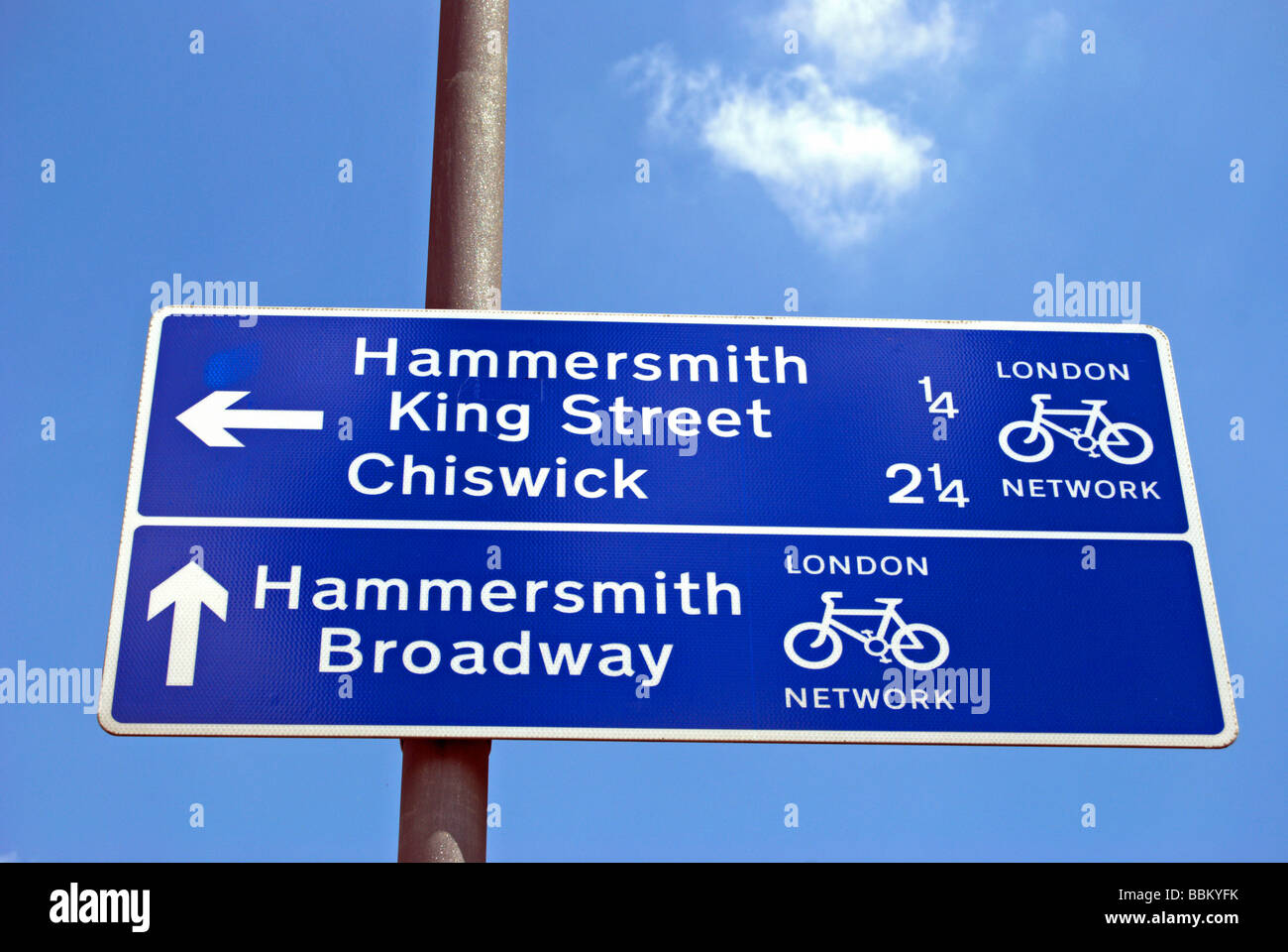 Blue cycle sign london hi-res stock photography and images - Alamy