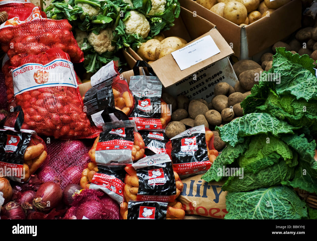 Sacks of vegetables hi-res stock photography and images - Alamy