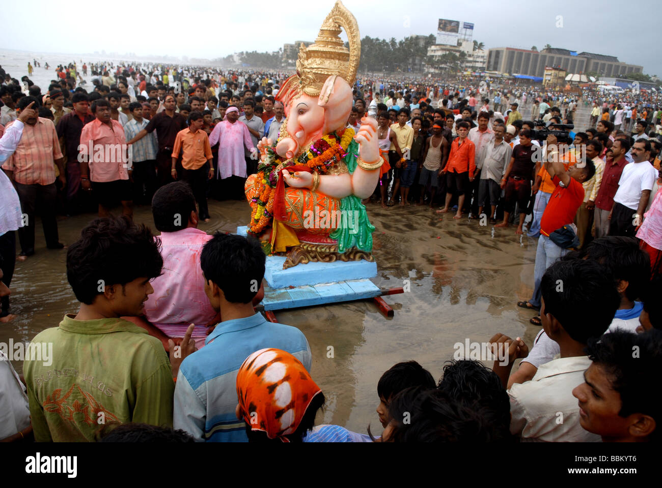 Ganesh chaturthi mumbai hi-res stock photography and images - Alamy