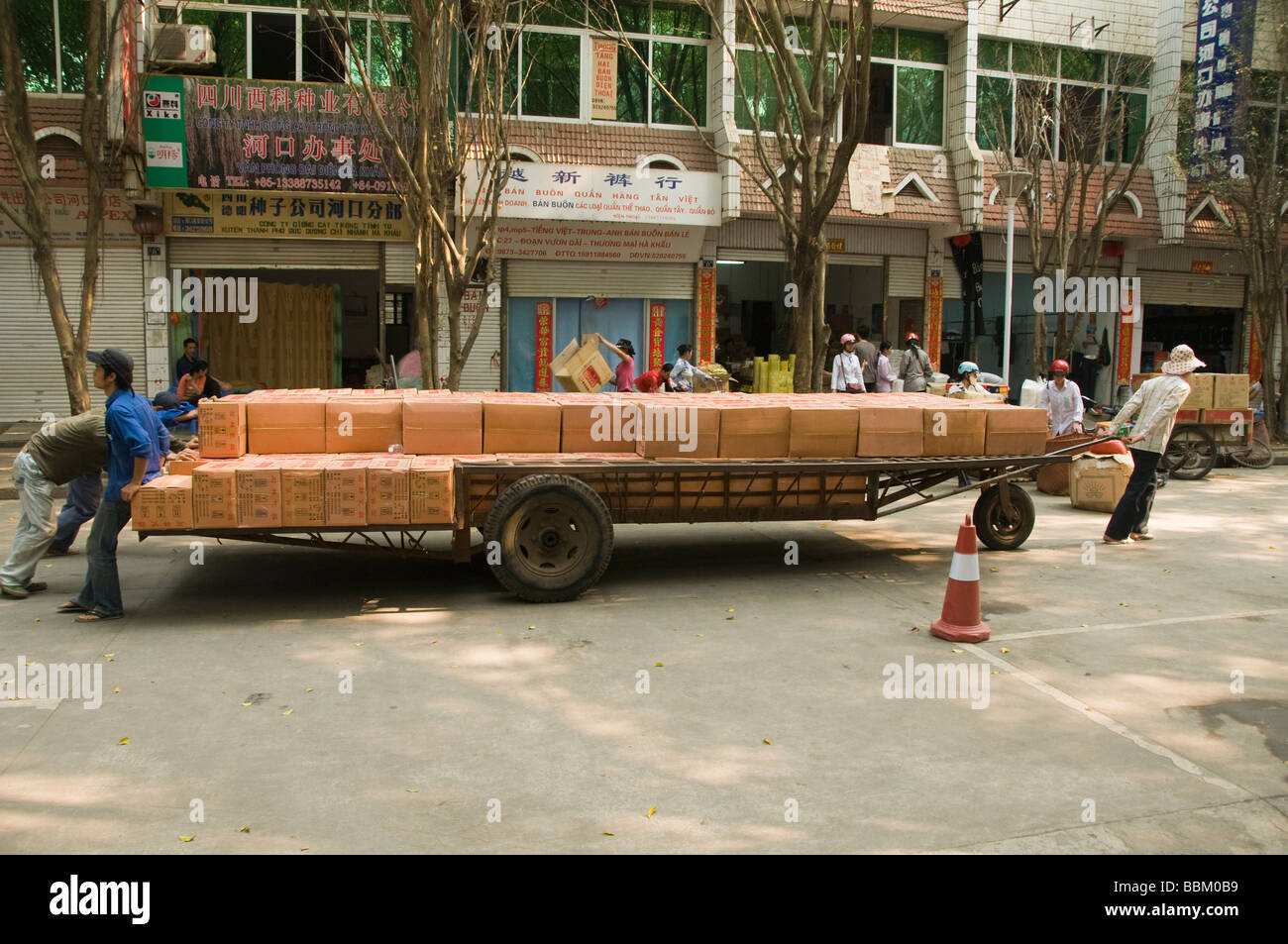 Chinese vietnamese border hi-res stock photography and images - Alamy