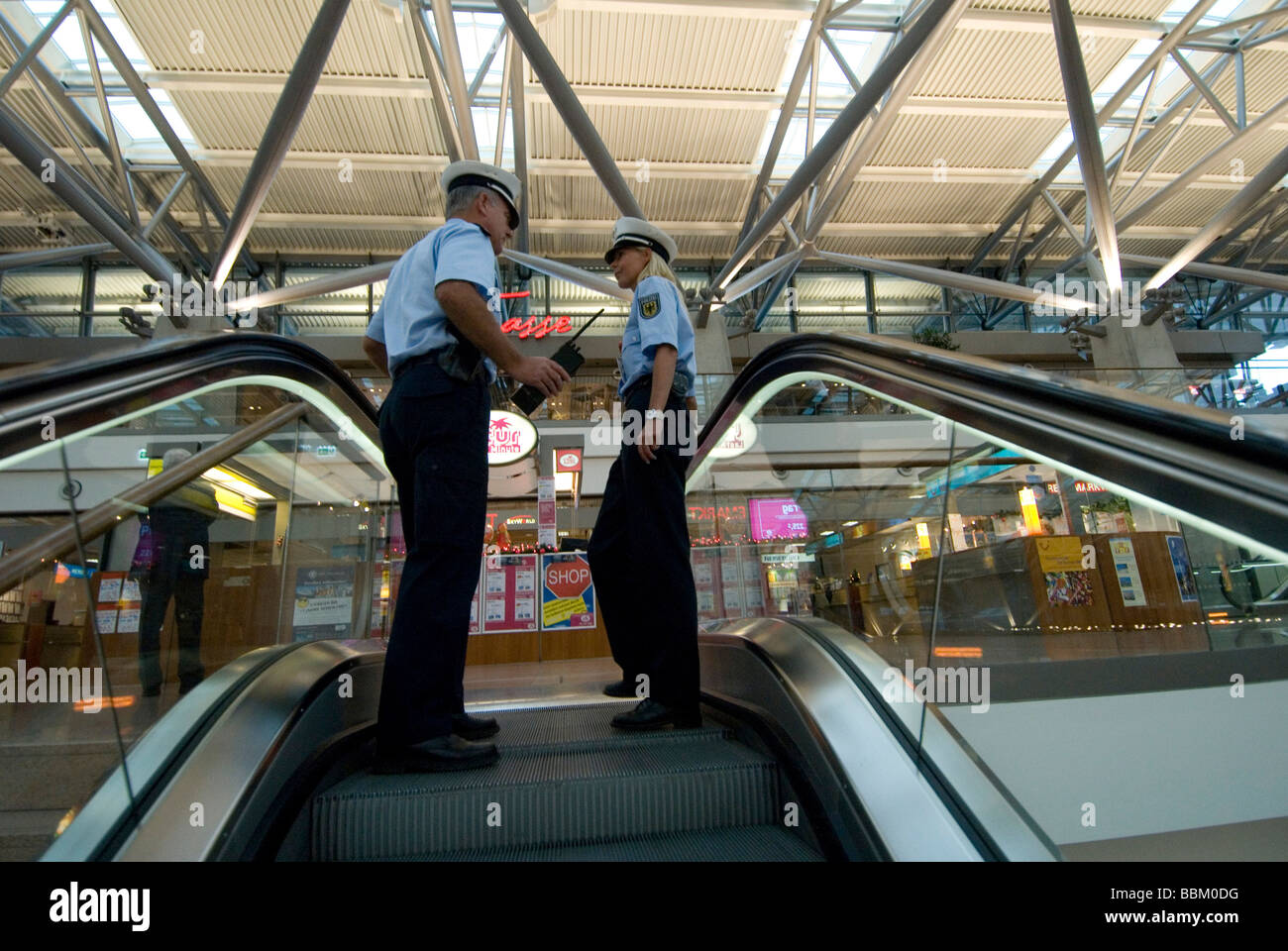 Airport security officers hi-res stock photography and images - Alamy