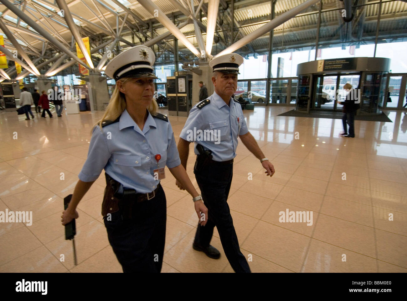 Security officers, security checks, man, woman, Hamburg Airport ...