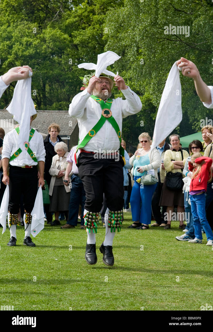 Morris dancers england maypole hi-res stock photography and images - Alamy