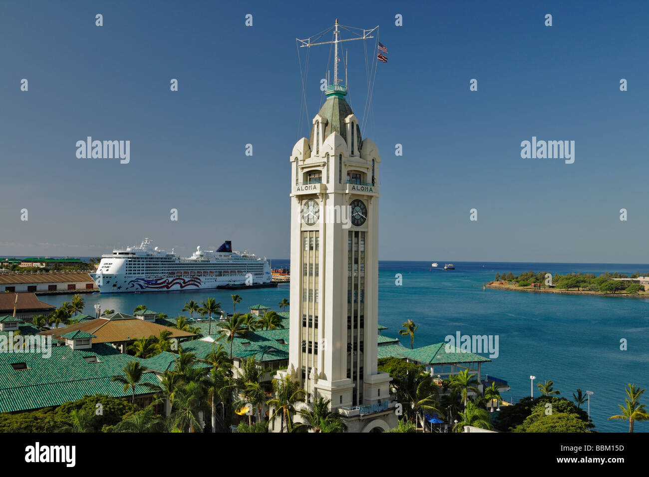 Aloha tower hi-res stock photography and images - Alamy