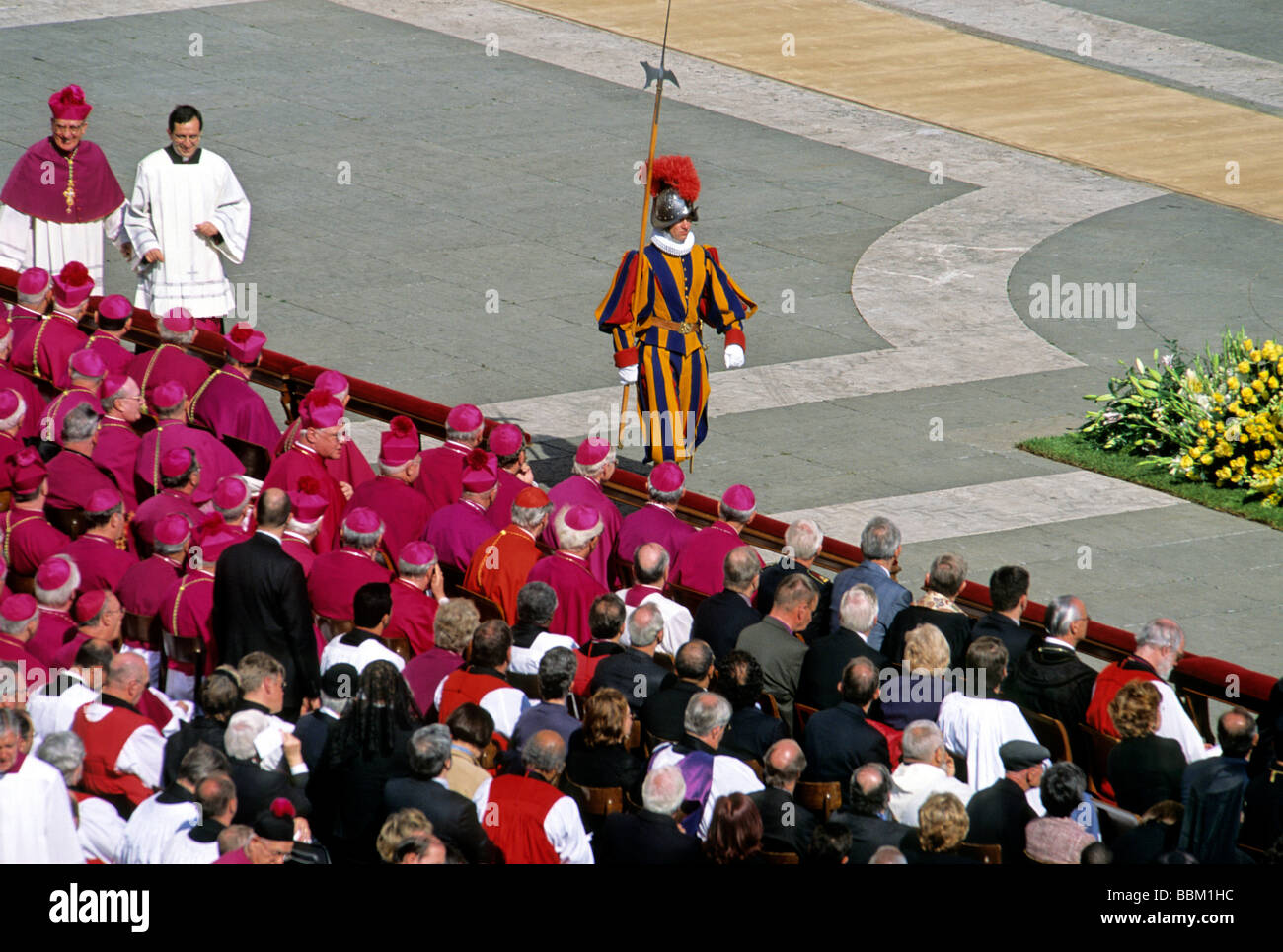 Bishops, Swiss Guard, inauguration of Pope Benedict XVI, Ratzinger ...