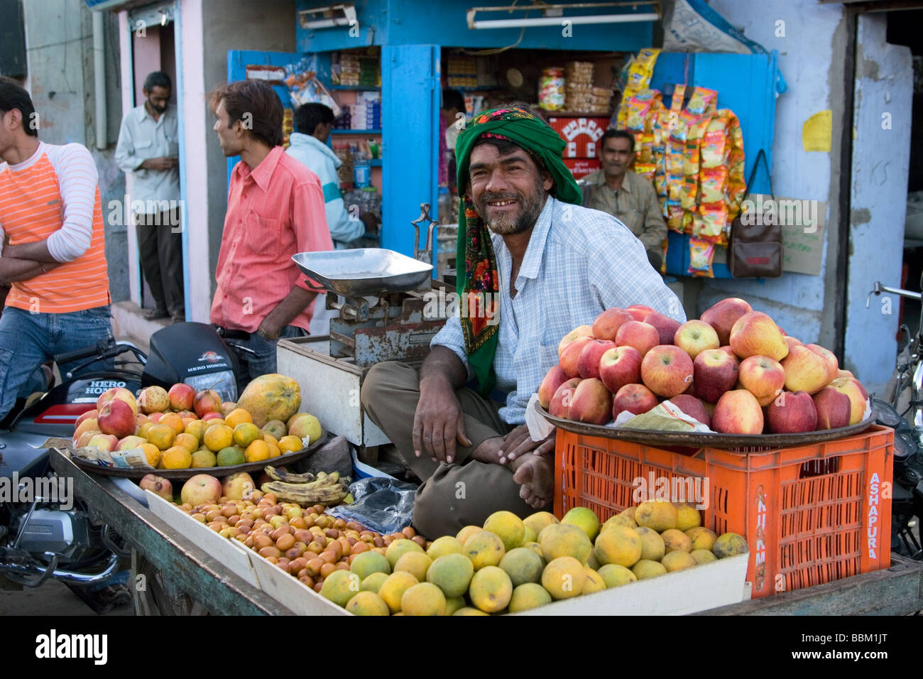 Indian fruit seller hi-res stock photography and images - Alamy