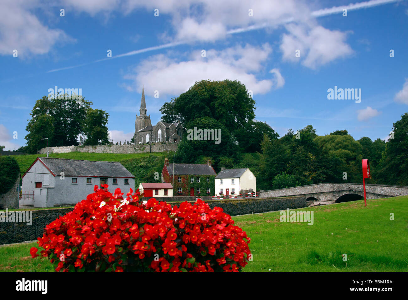 Beautiful running river house hi-res stock photography and images - Alamy