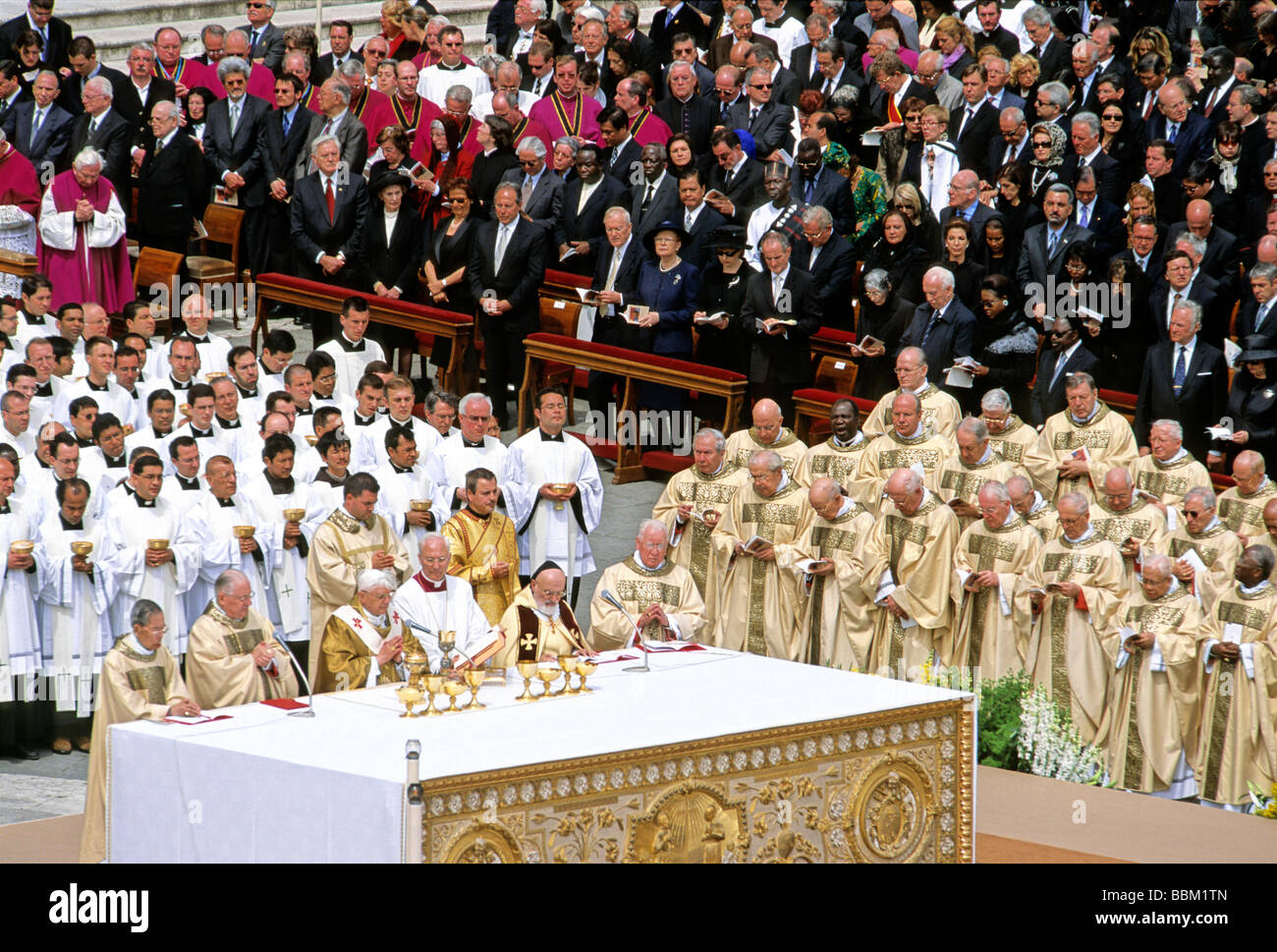 Mass, inauguration of Pope Benedict XVI, Ratzinger, Piazza San Pietro ...