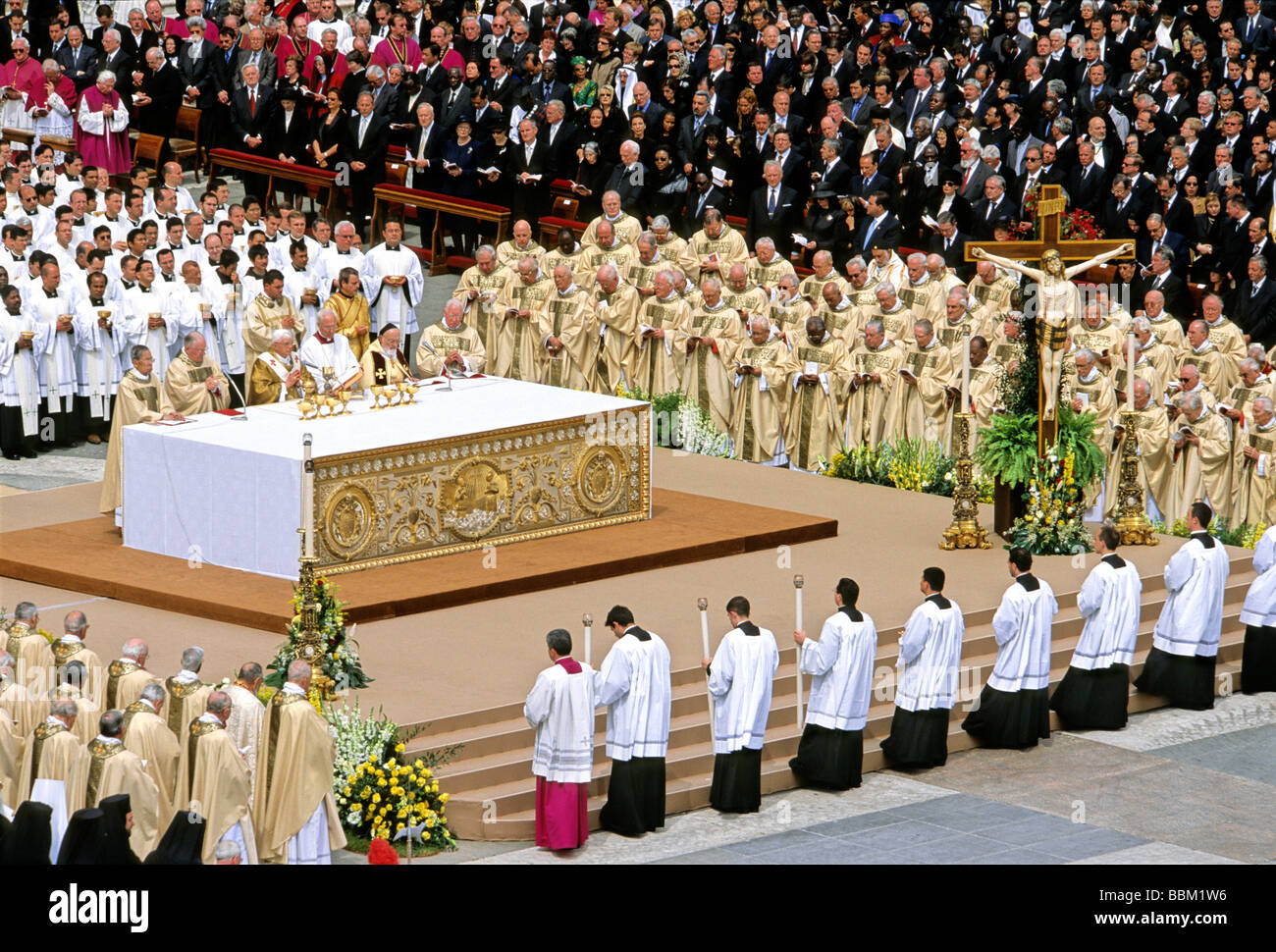 Mass, inauguration of Pope Benedict XVI, Ratzinger, Piazza San Pietro ...