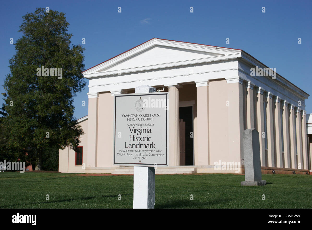 Historic powhatan county courthouse powhatan virginia sign hi-res stock ...