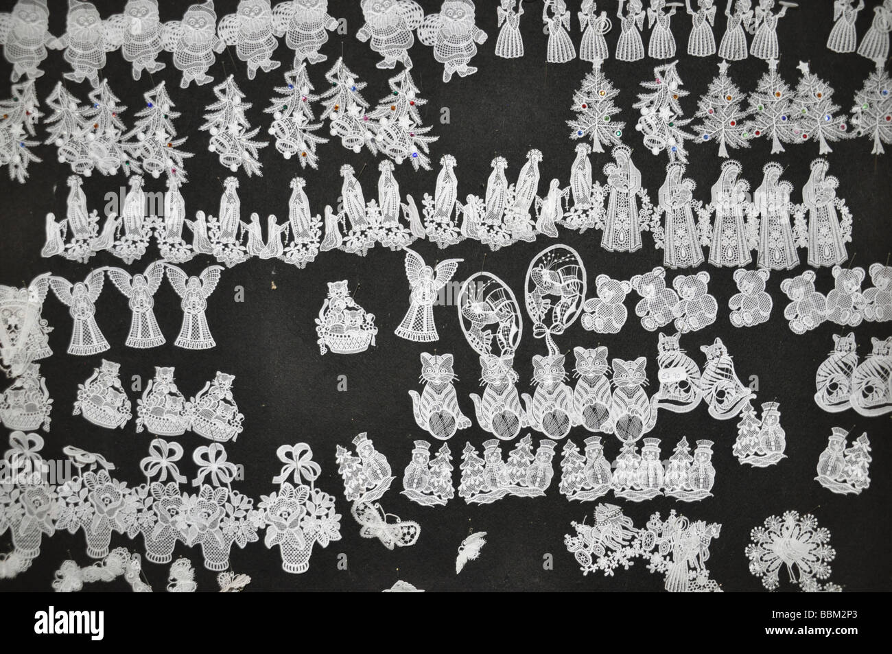 Maltese lace making hi-res stock photography and images - Alamy