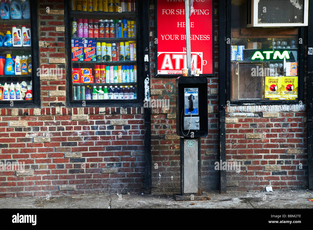 Run down shop hi-res stock photography and images - Alamy