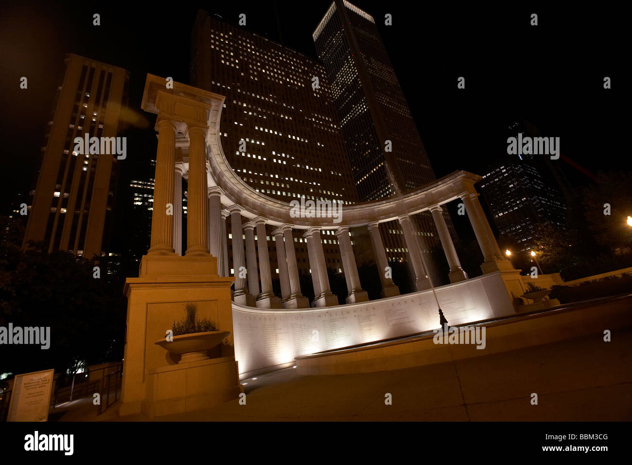 Chicago night time hi-res stock photography and images - Alamy