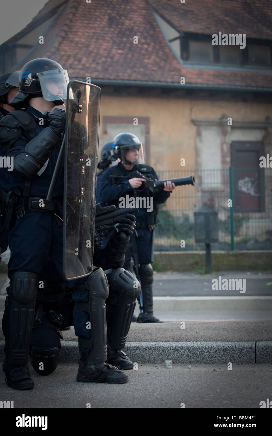 France riots hi-res stock photography and images - Alamy