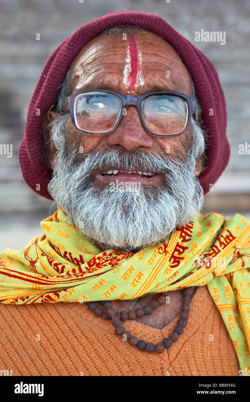 Indian beggar hi-res stock photography and images - Alamy