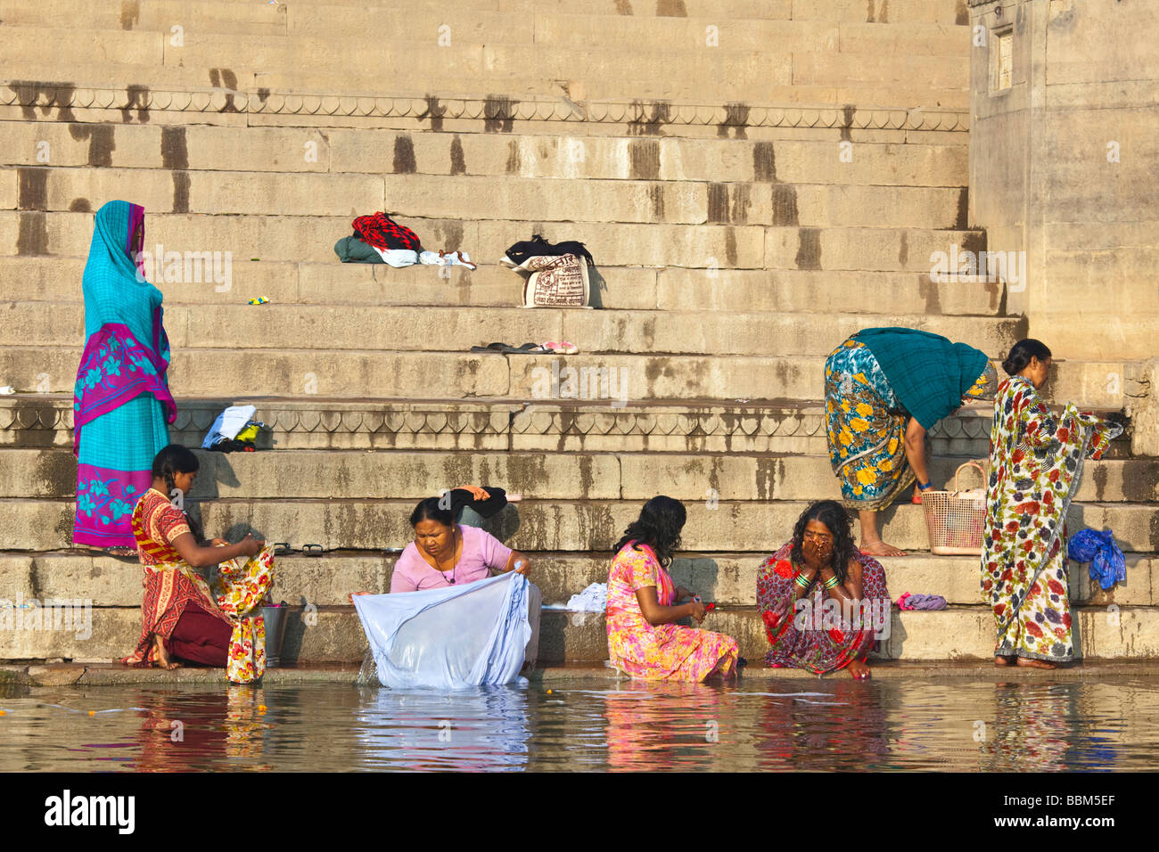 Benares ganges river hi-res stock photography and images - Alamy