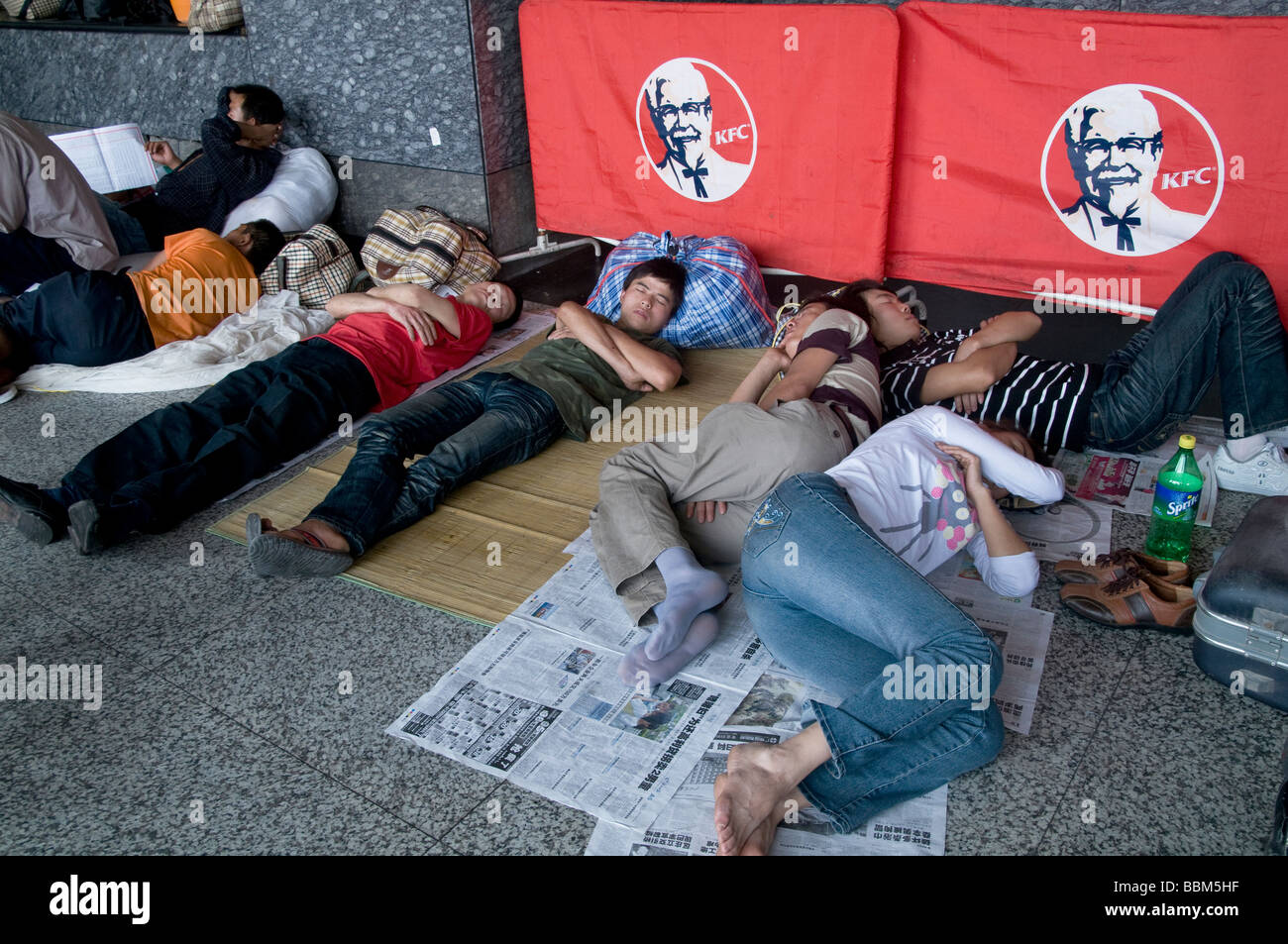 China sleep train migrant hi-res stock photography and images - Alamy