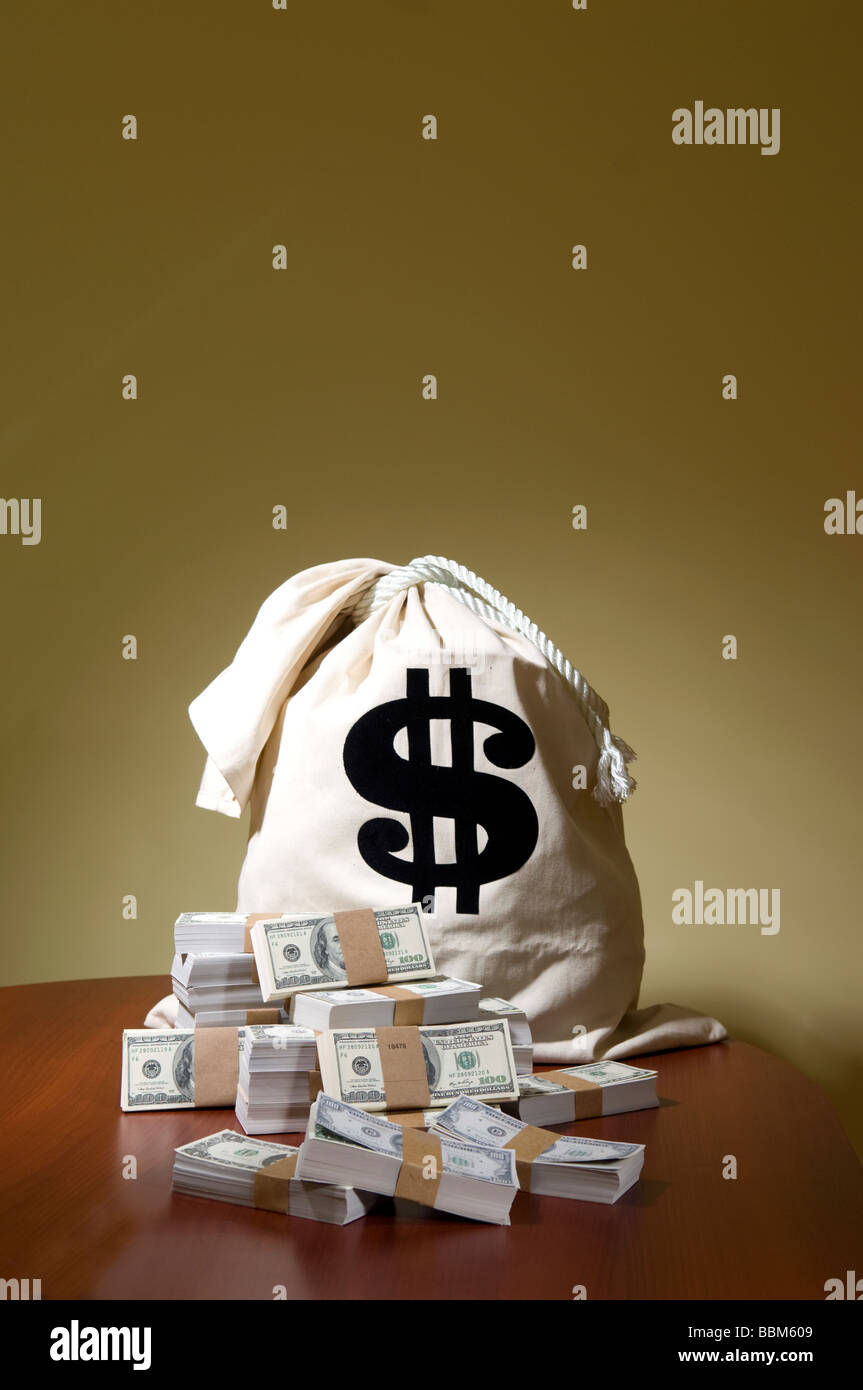 Money stack and money bag hi-res stock photography and images - Alamy