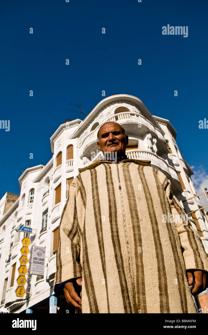 Moroccan man dressed in traditional hi-res stock photography and images ...