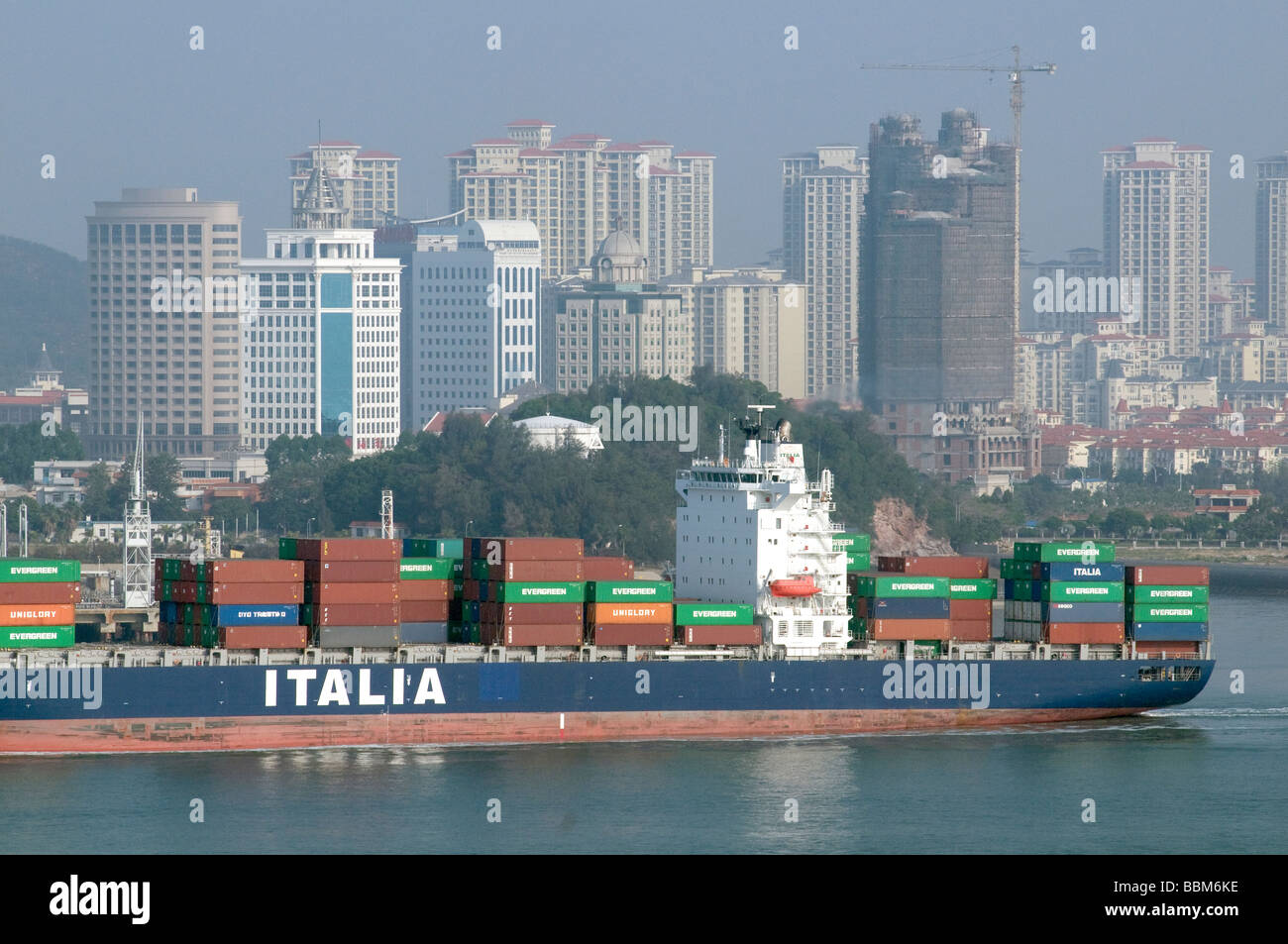 Italian cargo ship hi-res stock photography and images - Alamy