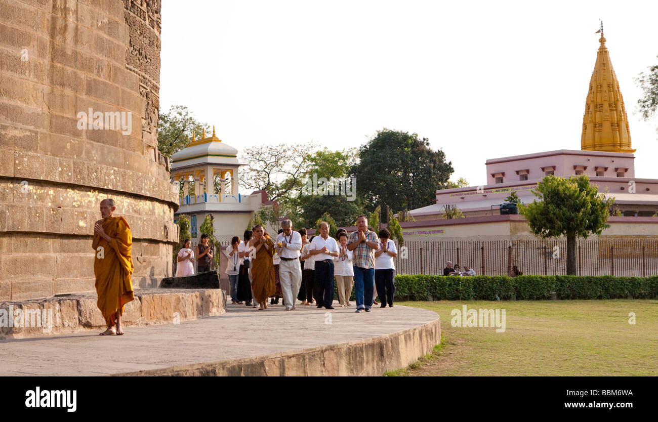 People Walking Round Dhamekh Stupa Sarnath Varanasi Uttar Pradesh India ...
