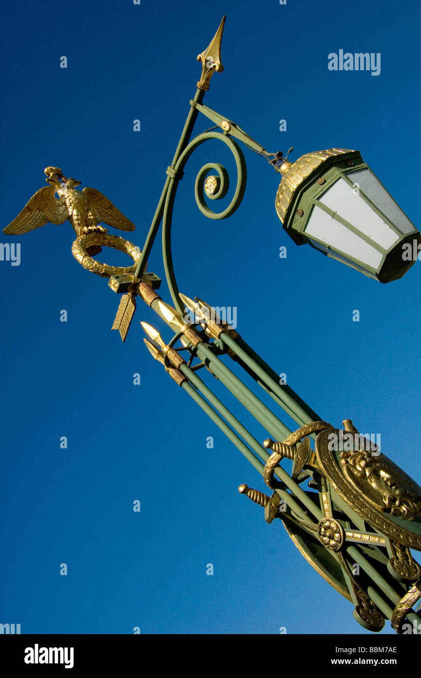 Gilded lamp post in St Petersburg , Russia Stock Photo - Alamy