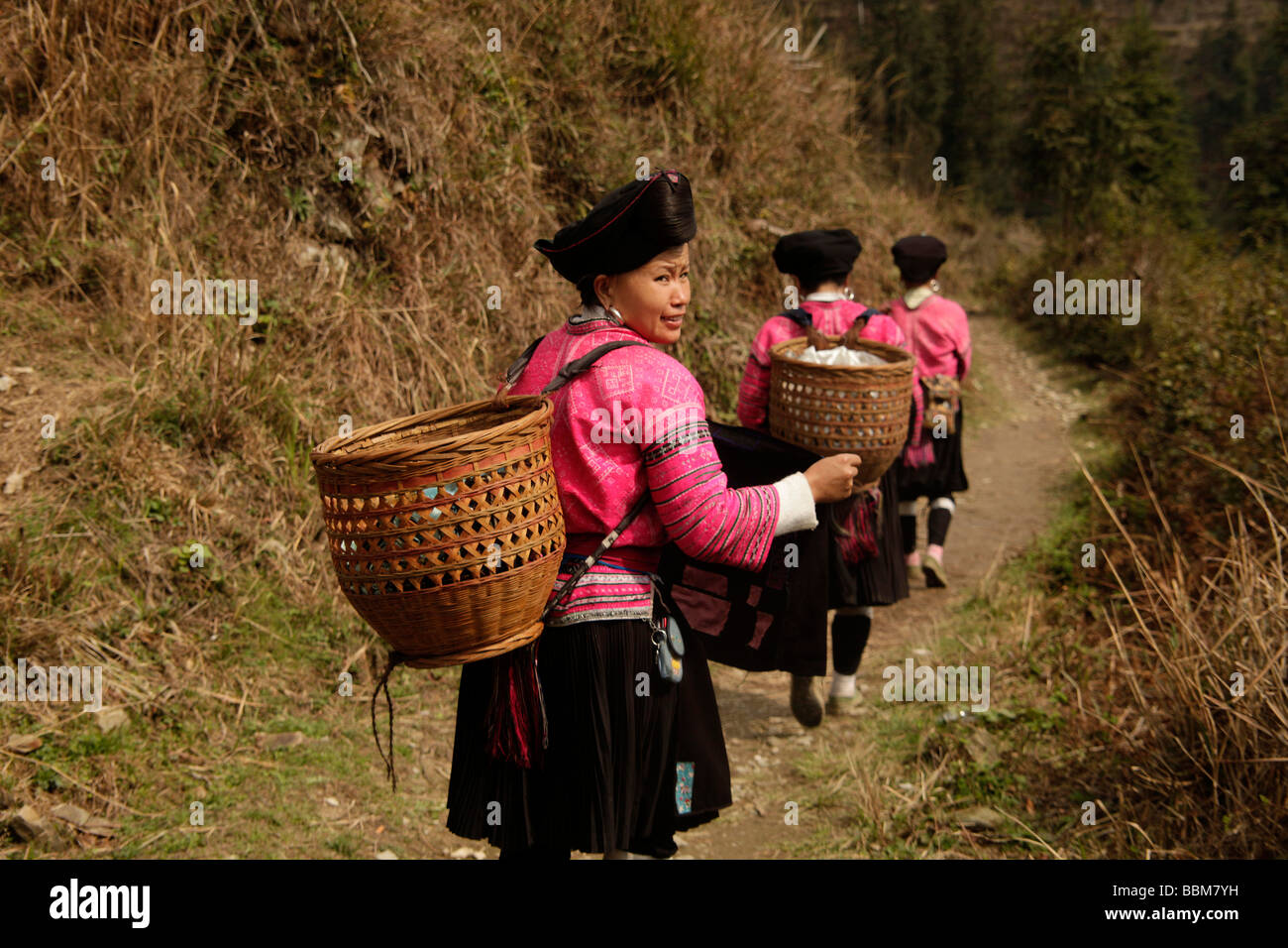 Traditional yao clothes hi-res stock photography and images - Alamy