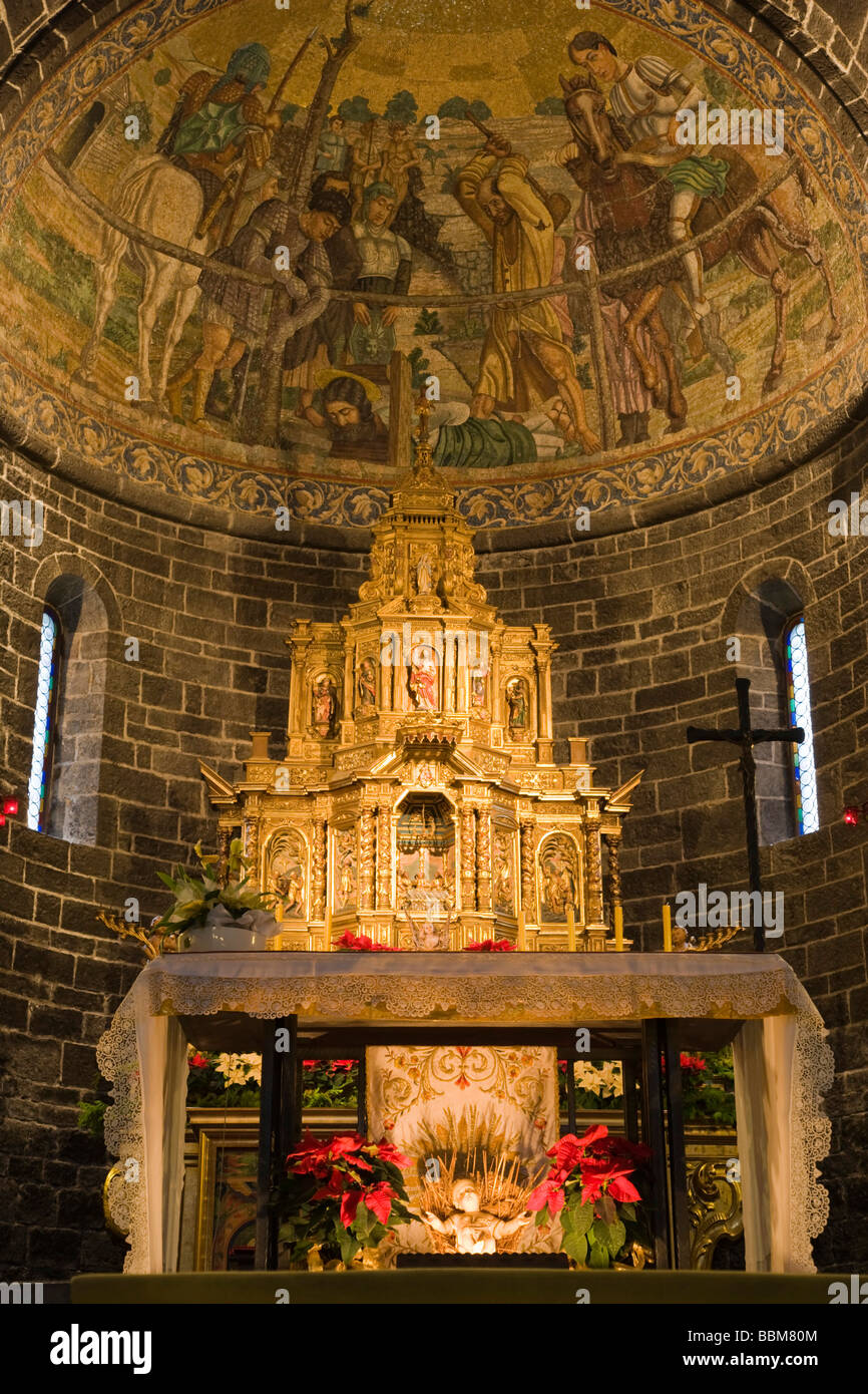 Altar of St Giacomo Church, Basilica di San Giacomo, at Bellagio on ...